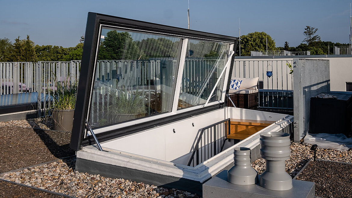 Luxury access to the roof terrace | LAMILUX