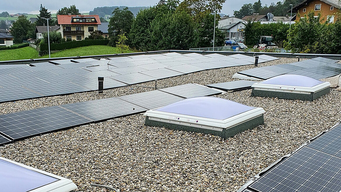 Day care centre and fire station in one building | insights by LAMILUX